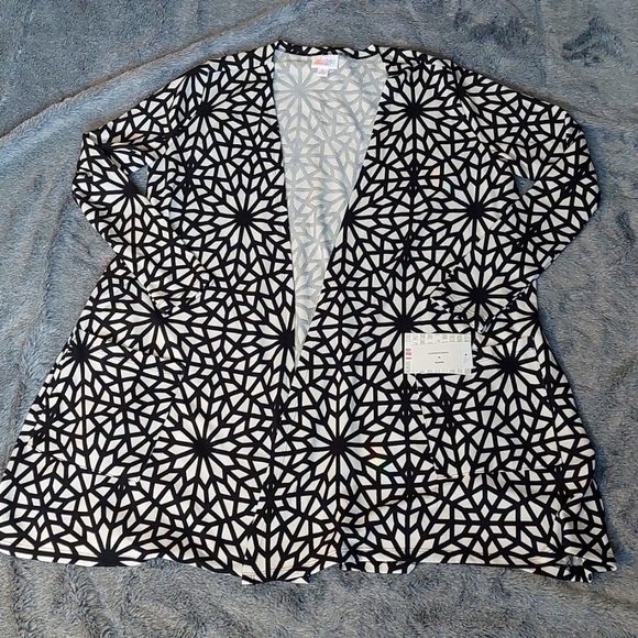 LuLaRoe | Sweaters | New Black White Geometric Pattern Cardigan Lularoe ...